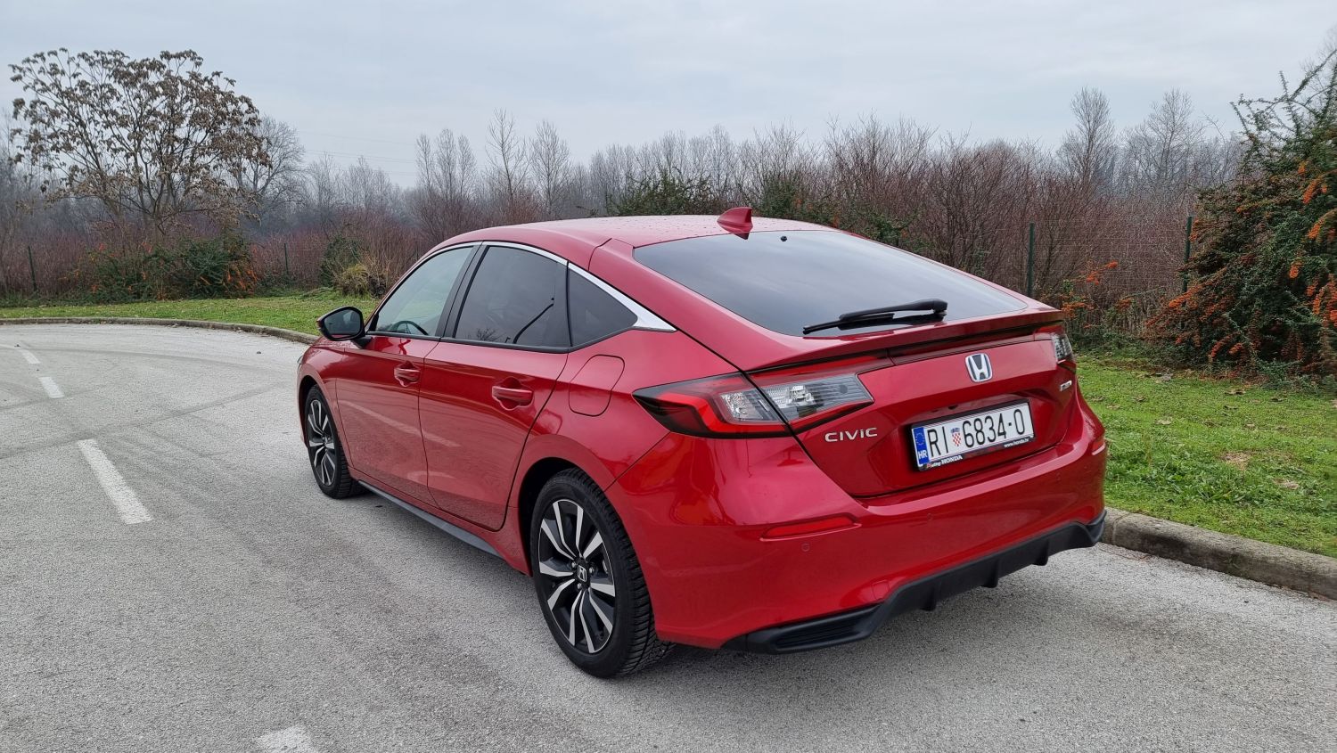 TEST Honda Civic 2.0 Hybrid Elegance: Nevjerojatno dobar osjećaj vožnje ...